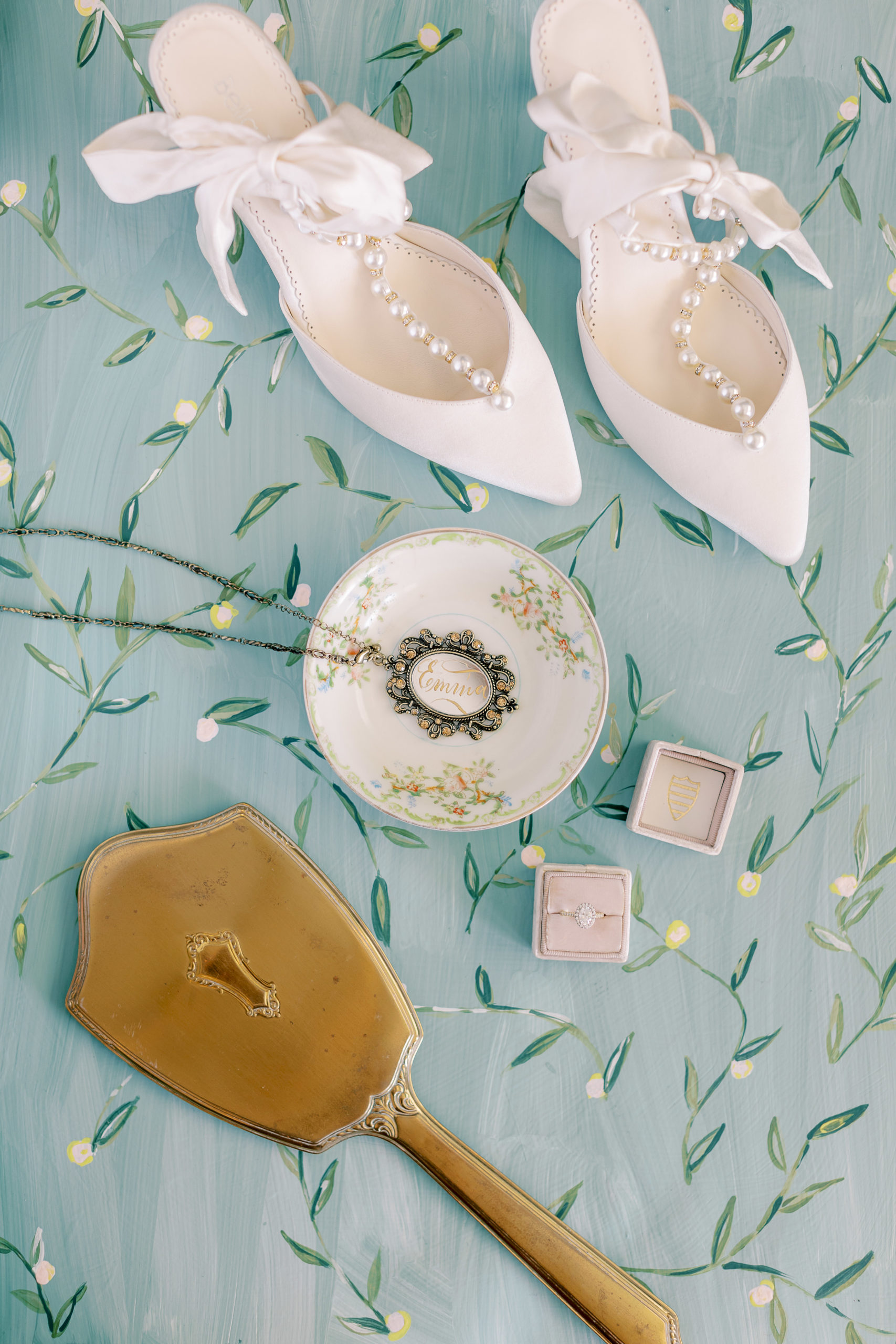 The Art of the Flat Lay - courtneykibby.com